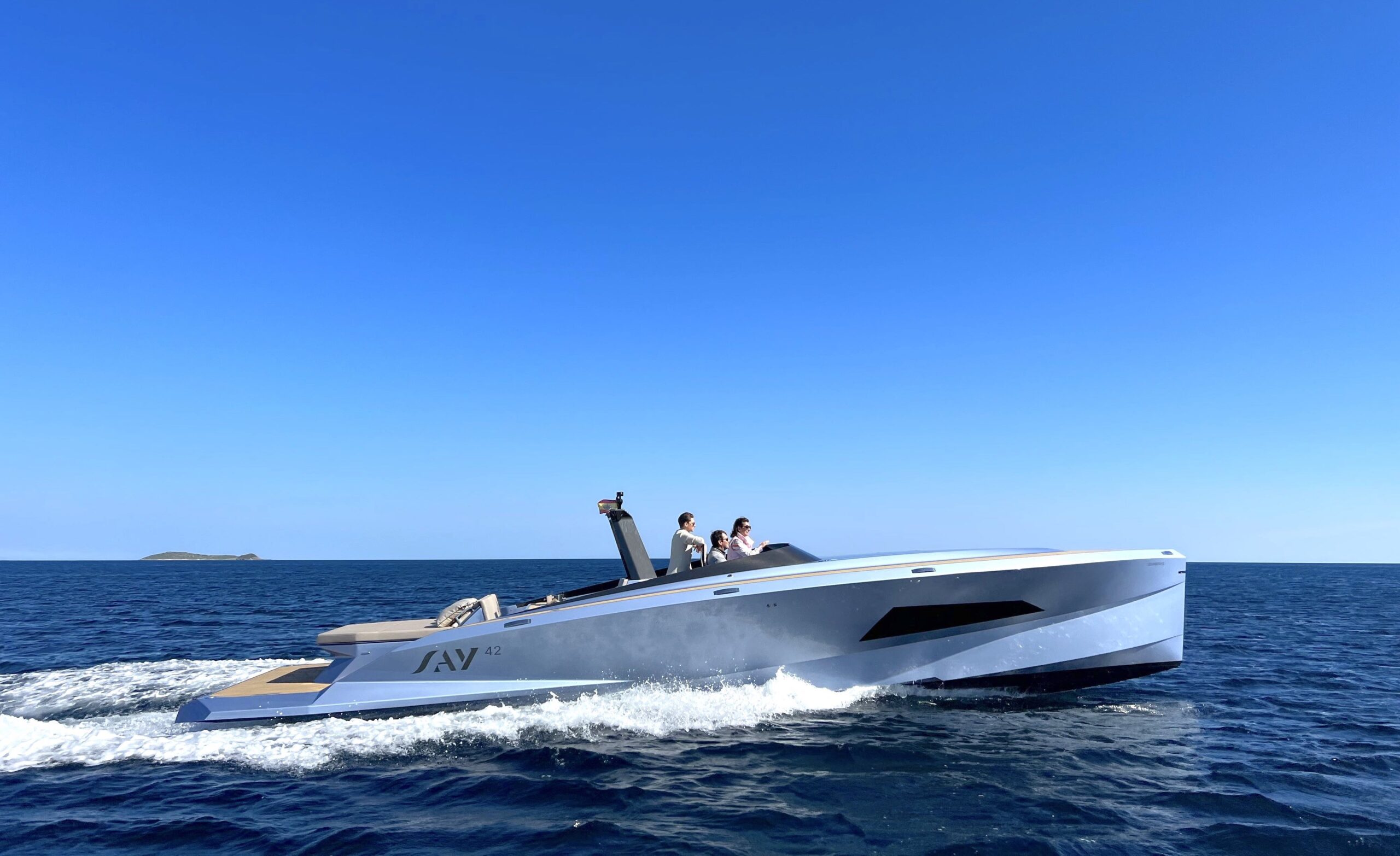 Book your test drive on the SAY 42 - SAY Ibiza - Santa Eulalia Yachting